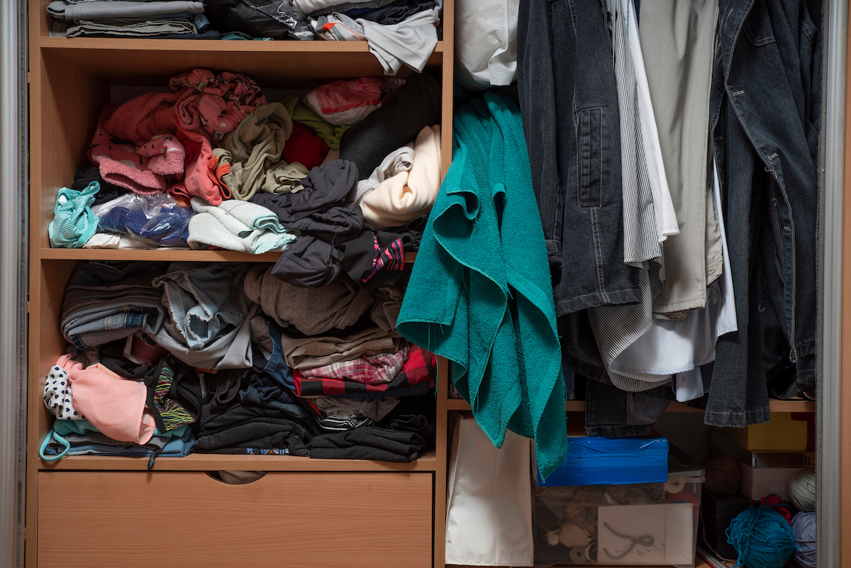 Must-Have Components for a Clutter-Free, Efficient Closet - Quality ...